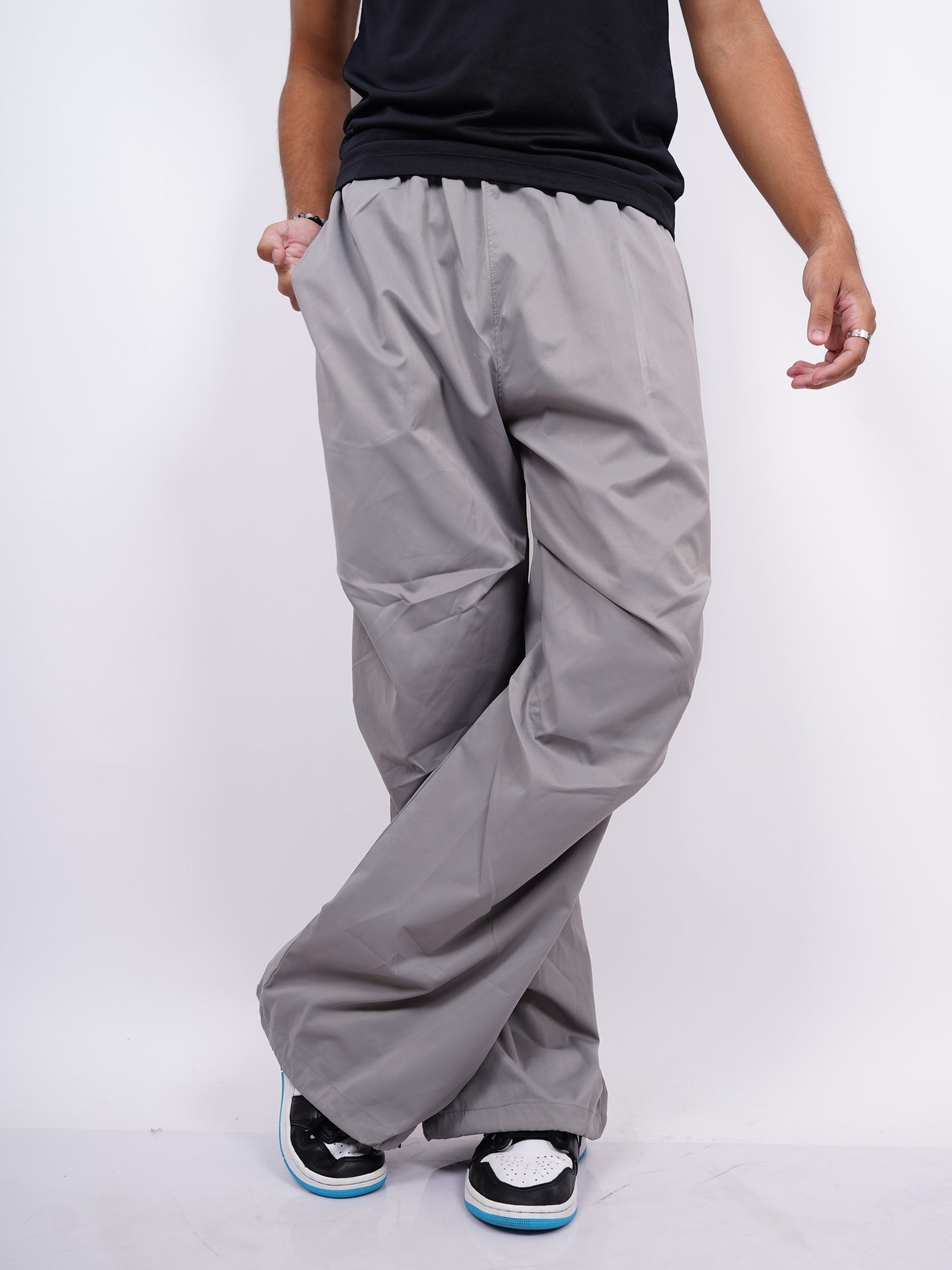 Grey Parachute Pants – URBAN NEEDS